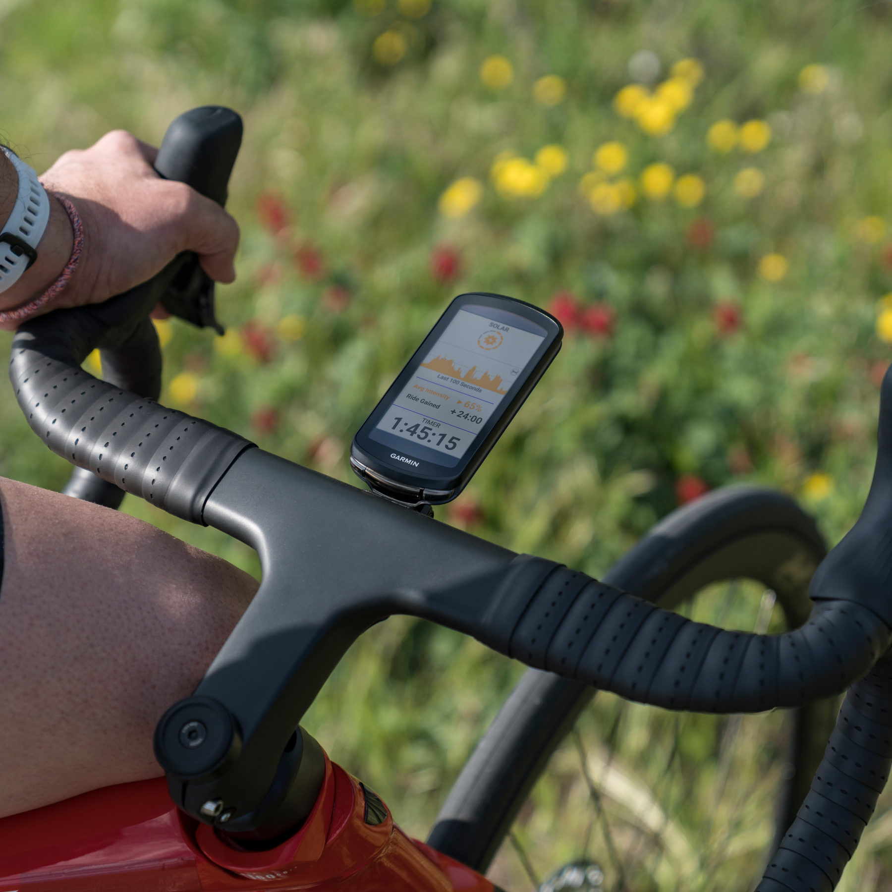 Garmin Edge 1040 vs Garmin Edge 1040 solar - Lequel choisir